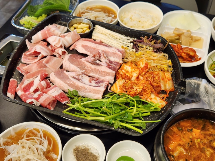 메가삼겹살 무한리필 고기뷔페 라면까지 있는 대림역 구로구청 맛집 : 네이버 블로그
