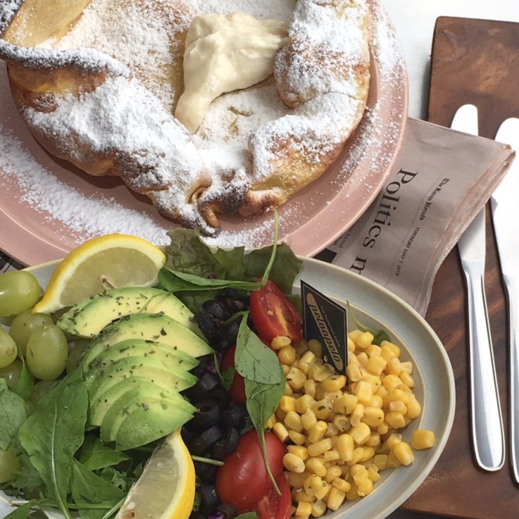 "카페에 2억을 태운다고요?" 1,000만원대로 업종변경하고 3개월 만에 회수하는 '미친 수익 구조' 공개 : 네이버 블로그