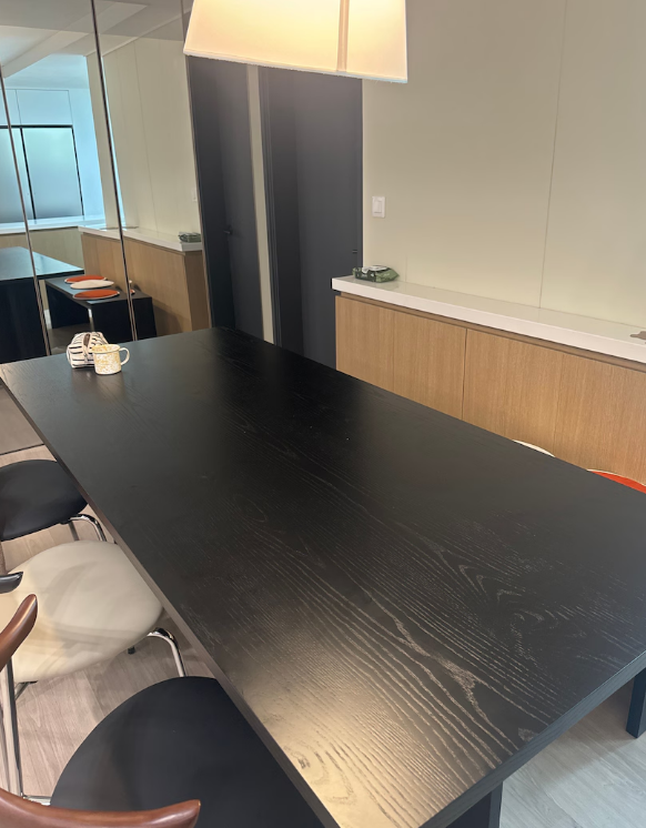 플로티카(PLOTICA) COLUMN TABLE, 600건 넘는 스타일링으로 분석한 거실 다이닝 블랙 식탁의 정석 : 네이버 블로그