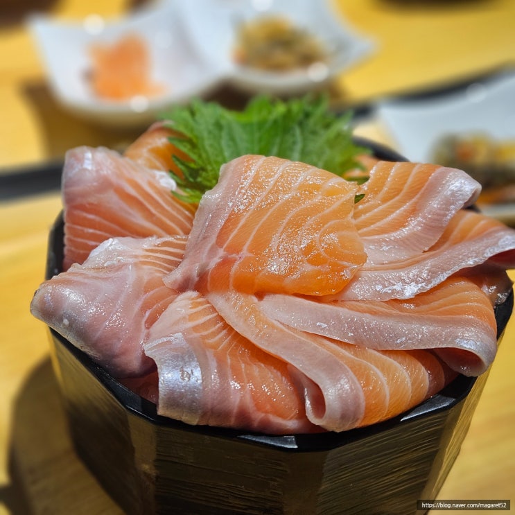 후쿠오카 파르코 맛집 이토시마 식당 내돈내산 후기 | 지하 식당가 연어덮밥 솔직리뷰 : 네이버 블로그