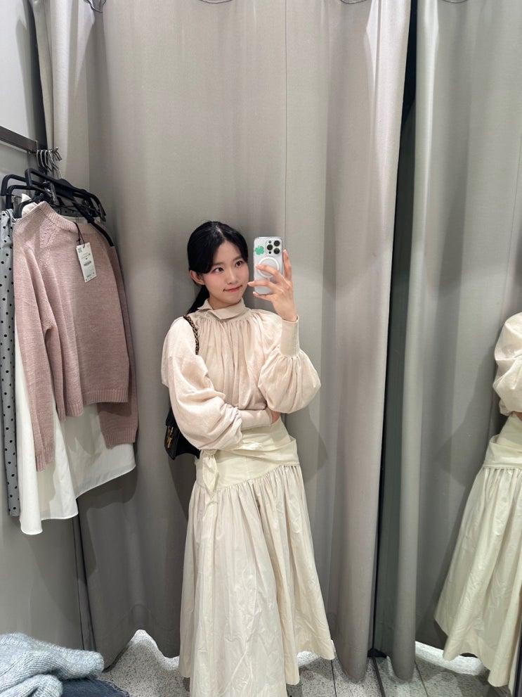 [ZARA] 자라 IFC몰 매장 봄 신상 블라우스, 스커트, 자켓 명품 셀린느맛 가방 추천템 쇼핑 후기(+COS 코스, H&M ...