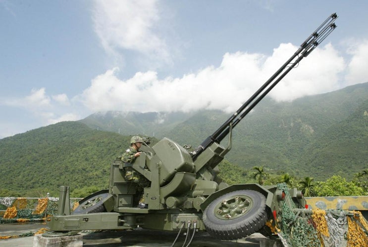 대만 대만 35mm 방공포(GDF-002) & 天兵(Skyguard/MPQ78 카피) 화력통제 레이더 : 네이버 블로그