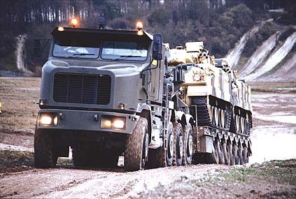 영국 Oshkosh사의 1070F HET ( Heavy Equipment Transporter, United Kingdom ...