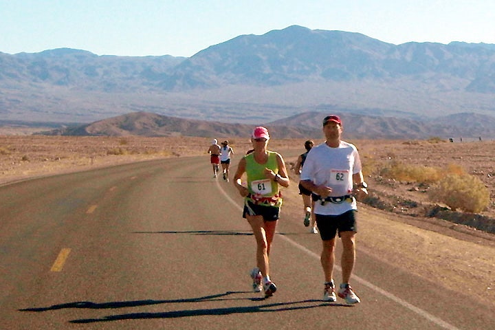 죽음의 계곡을 달리는 '데스밸리 마라톤 (Death Valley Marathon)' : 네이버 블로그