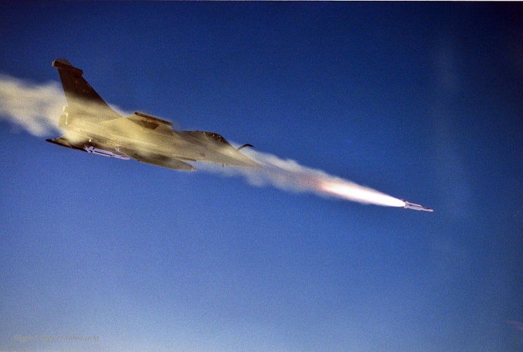 유럽 MDBA사의 FIre & Forget 중거리 공대공 미사일 MICA : 네이버 블로그